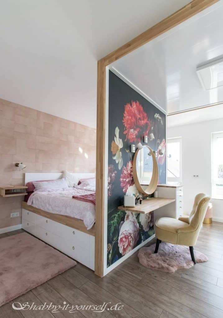 Anleitung zum Schlafzimmerkonzept mit DIY Bett und Raumteiler